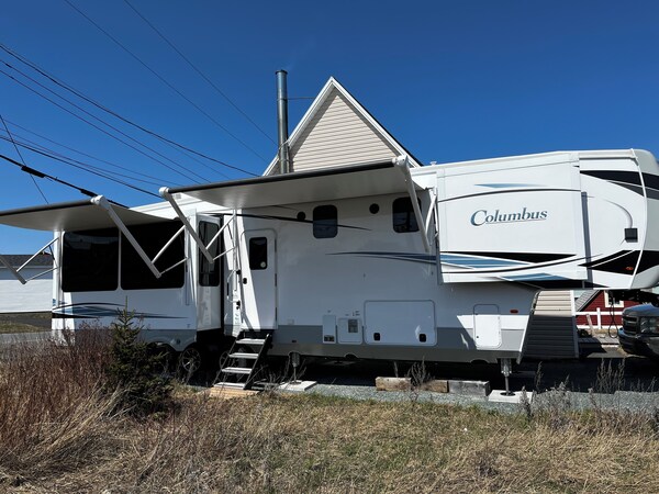 Luxury 1-bedroom Rv With Ac, Wifi In Charming Bonavista With Ocean View! - Newfoundland and Labrador