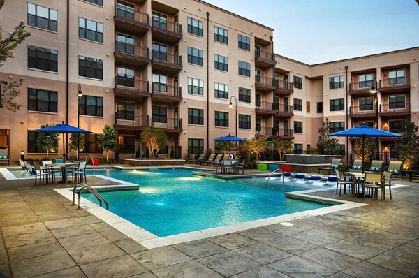 2-bedroom Apartment In Midtown Atlanta Rooftop & Pool - Decatur, GA