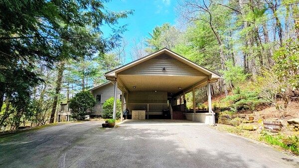 Ma-ru-mar, 4 Bedroom 1 Level Resort Home - Cashiers, NC