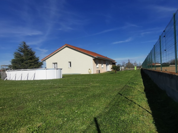 Family Home With Pool - Tarbes