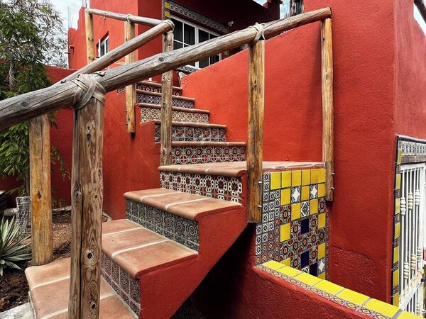 Colorful 2-bed, 2-bath Home With Mountain Views & Close To Beach In Todos Santos - Todos Santos