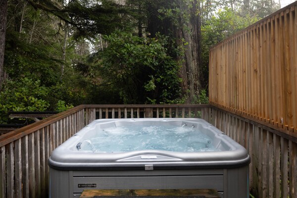 Fetch Tofino | Brand New Home W Private Hot Tub - Tofino