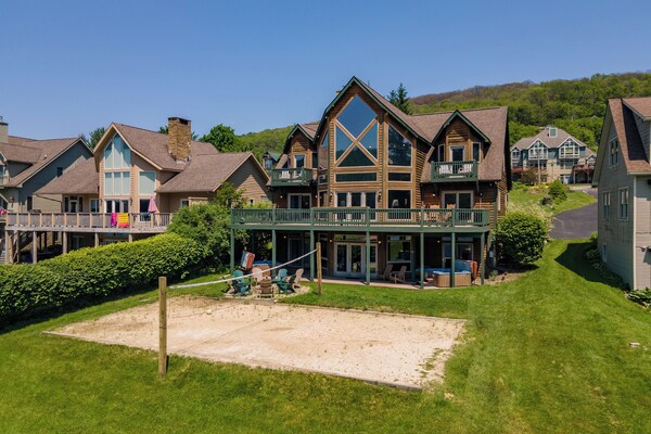 New! Elegant Lakefront Lodge W/ Indoor Pool & Sauna - Deep Creek Lake, MD