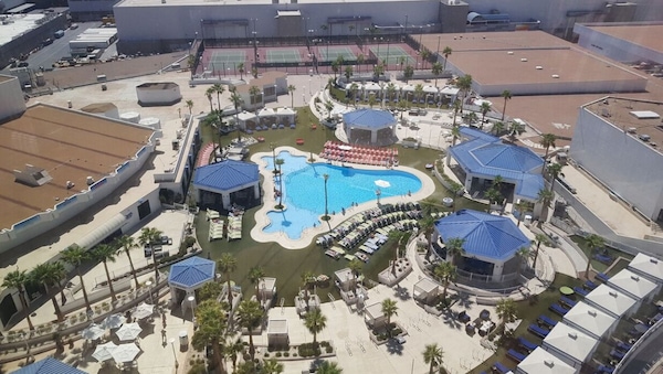 Westgate Hotel & Casinolas Vegas Luxury 4-bedroom Hotel Suites That Sleeps 12 - Las Vegas, NV