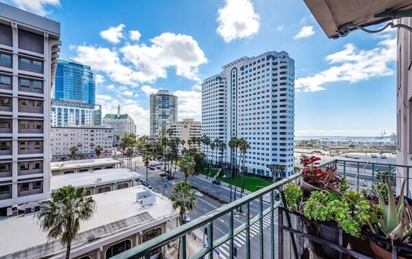 Charming Downtown Studio Near Convention Center And Beach - 加迪納