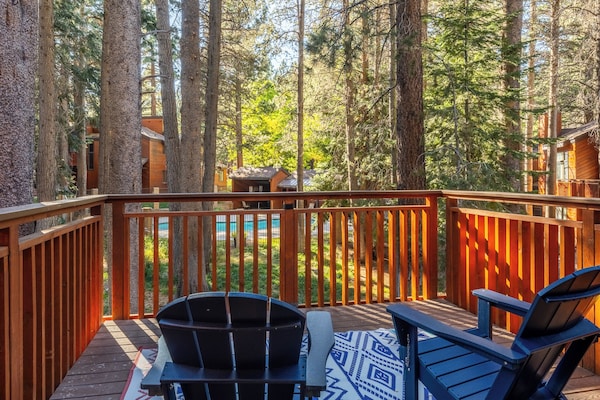 Four-season Mammoth Lakes Getaway Near Eagle Lodge - June Lake, CA