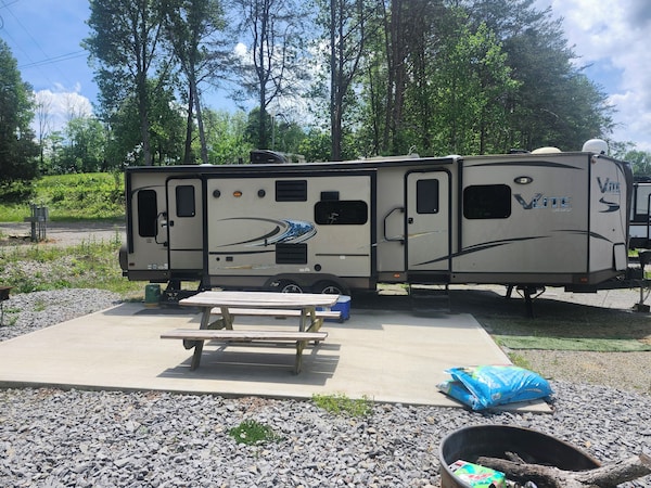 Camper Sleeps 4 Located At Lake Cumberland State Park Entrance. Boat Ramp 3min - Kentucky