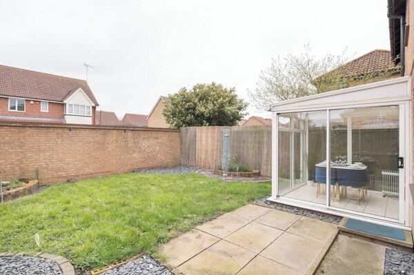 Last Min Discount | Spacious 3b - Essentials Near - Milton Keynes