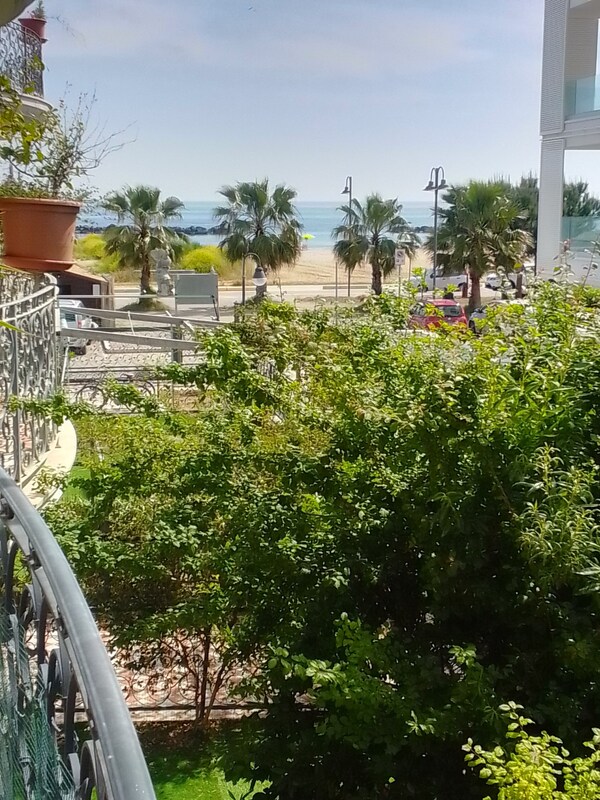 Studio Apartment With Side Balcony With Sea View - Giulianova
