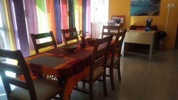 Habitación Privada Para 5. Ac, Tv, Wifi, Minibar, Cocina Y Sala De Estar. Punta Norte | Isla Mujeres - Isla Mujeres