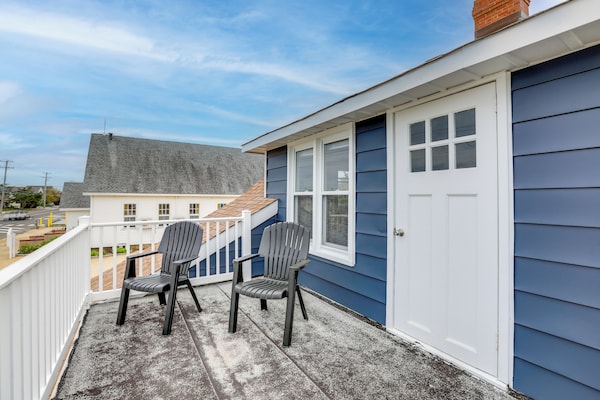 8 Mi Barnegat Lighthouse: Apt W/ Balcony! - Barnegat Light, NJ