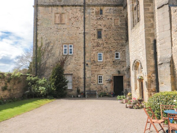 Snape Castle Under Croft And Gardens, Pet Friendly In Bedale - Bedale