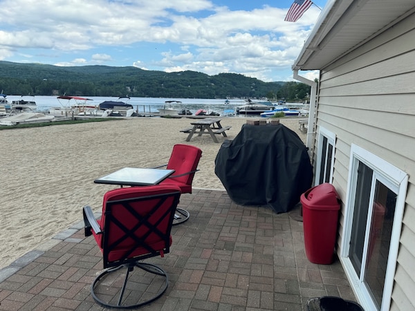 Waterfront 3-bedroom Condo In Lovely Bristol With Boat Storage Available. - Danbury, NH