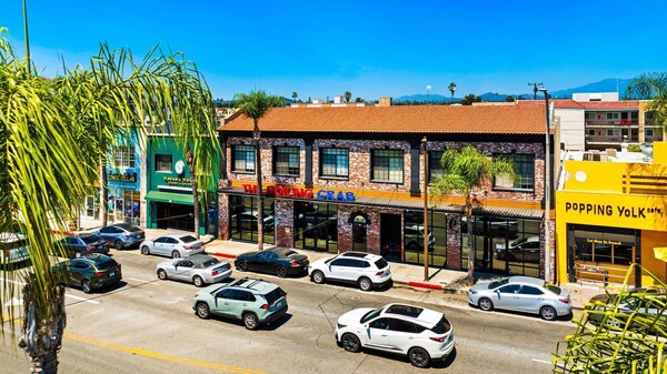 Modern 2 Bedroom Home With Spacious Dining Room Plus Two Parking Included - Alhambra, CA