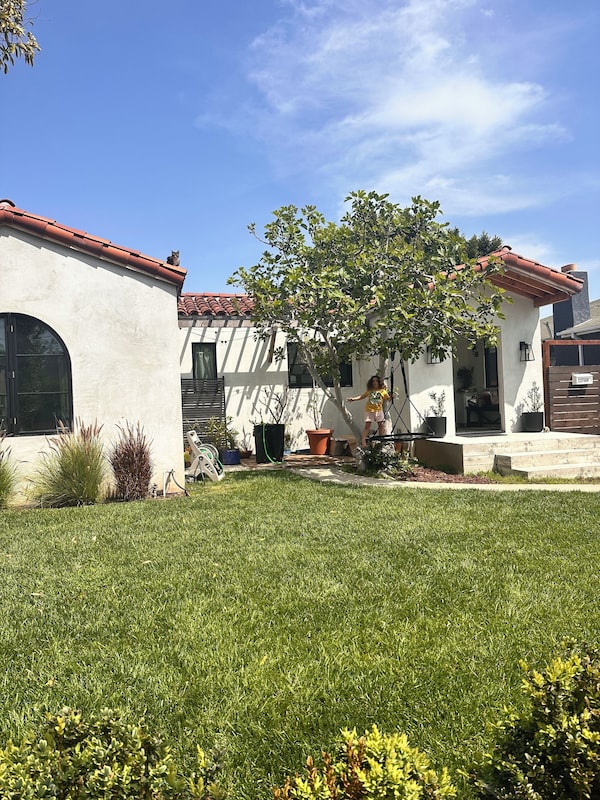 3bd/2ba Newly Built Beachside Spanish Bungalow - Santa Monica, CA