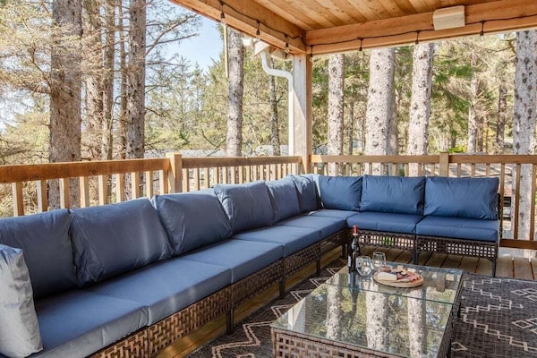 New Surf-inspired Retreat, King Beds, Chef's Kitchen, Outdoor Lounge, Walk To Beach - Cannon Beach, OR