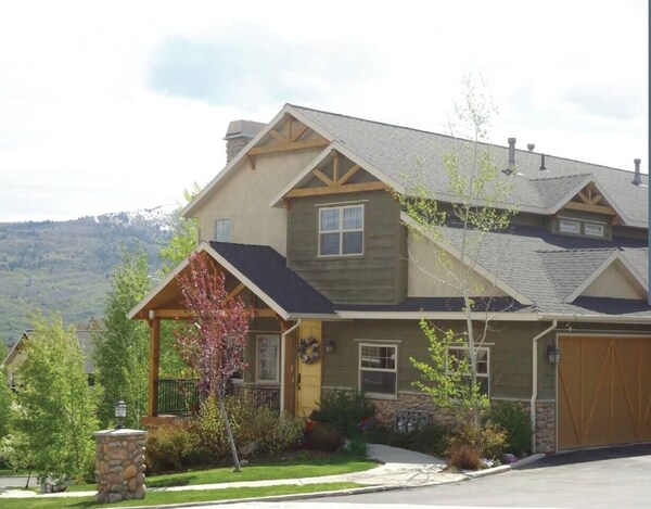 Cascade Townhome @ Wolf Creek Resort - Huntsville, UT