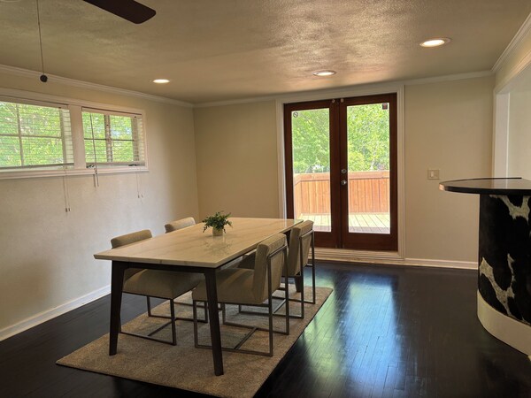 7th Street Modern Loft With Wifi And A Chill Deck - 포트워스