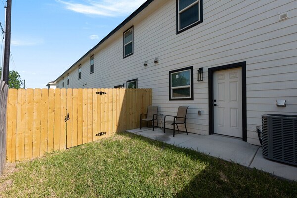 Hummingbird Haven 11 With 2bed 2.5bath And Patio - Pharr, TX