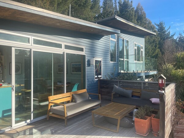 Rural Home With Mountain Views, Large Deck With Spa Pool, 15 Minutes From Wānaka - Wanaka
