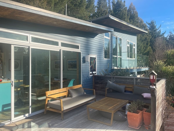 Rural Home With Mountain Views, Large Deck With Spa Pool, 15 Minutes From Wānaka - Wanaka