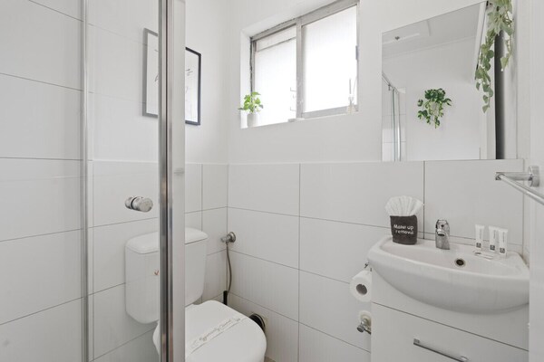 Chic Murrumbeena Retreat - Melbourne