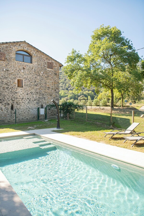 Apartamento 'Eixida' Con Vistas A La Montaña, Wi-fi Y Aire Acondicionado - Olot