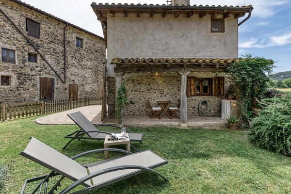 Holiday Home 'El Niu' With Mountain View, Wi-fi And Air Conditioning - Besalú