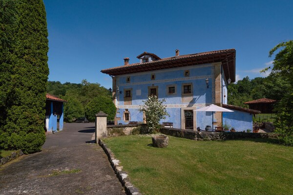 Room 'Castañu' With Mountain View, Shared Garden And Wi-fi - Cangas de Onís