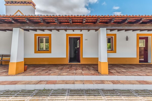 Apartment 'Casa Da Adega - T2' With Shared Pool, Wi-fi And Air Conditioning - Melides