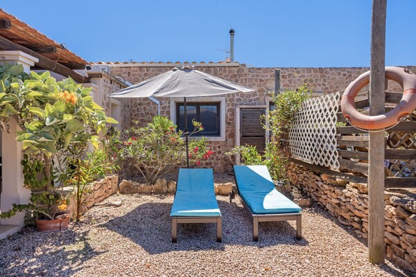 Country House 'Es Pujols -  Can Mussenya' With Private Terrace, Wi-fi And Air Conditioning - Formentera
