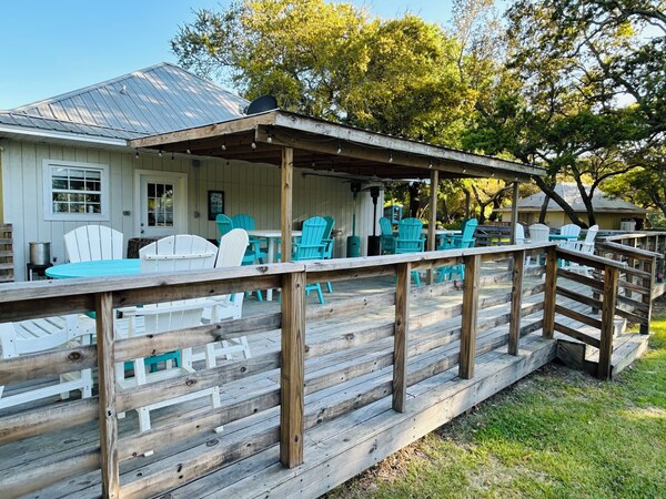 3 Bedroom Glamping Experience With Pool, Fitness Room, Minutes To Beach - Alabama