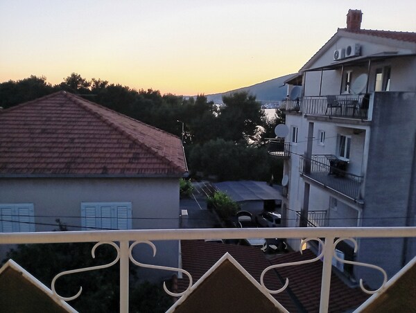 Cozy Trogir Apartment With 3 Bedrooms - Trogir