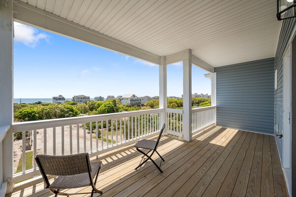 Dog-friendly Marsh View Home With Hot Tub And Shared Pool Access, Close To Beach - Sneads Ferry, NC