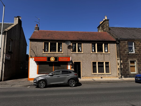 Mill House Retreat - Sleeps 7 Guests  In 3 Bedrooms - Kirkcaldy