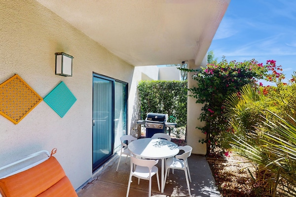 Modern, Dog-friendly Condo On Golf Course-steps To Pool & Hot Tub + Tennis & Spa - Cathedral City, CA