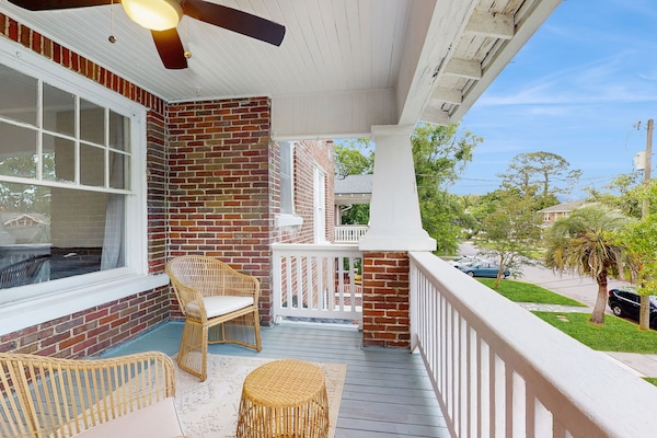 Spacious Duplex With Private Balcony, Washer & Dryer, And Wifi - Orange Park, FL