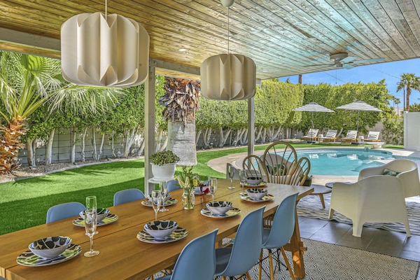 Mid-century Gem Near Downtown W/ac, Pvt. Pool & Spa + Lush Backyard W/ Mtn. View - Palm Springs, CA