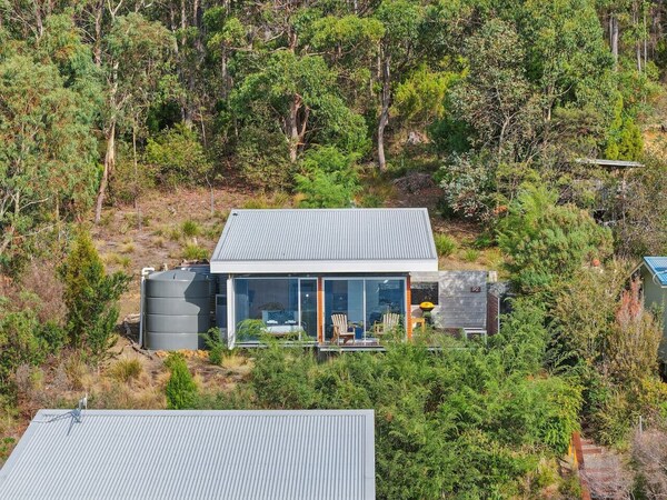Eaglehawk Pavilions  Bayview Pavilion Two - Eaglehawk Neck