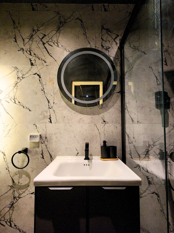 Luxury Stylish Comfort Near Airport, Bus And Train - Aéroport de Chennai (MAA)