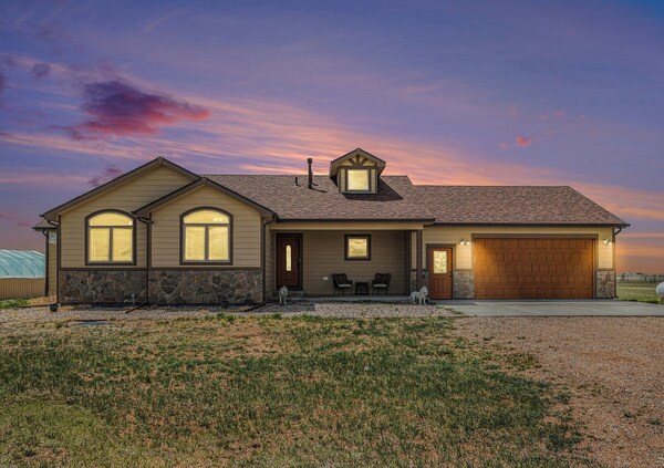 Ayu Ranch | Panoramic Views | Hot Tub - Wyoming