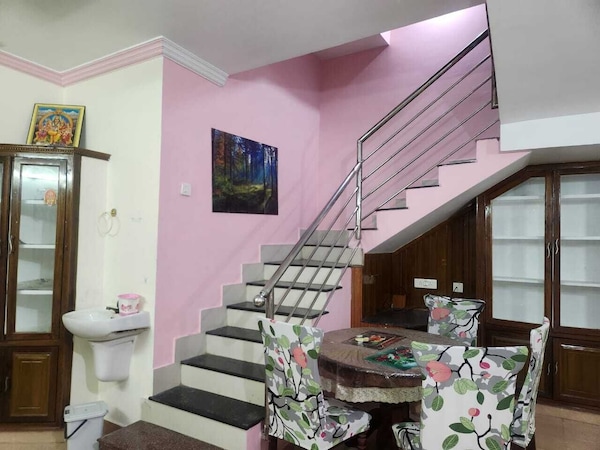 For Any Weddings,birthdays,travel Stay Your Family Are Welcome To This Cozy Stay - Telangana