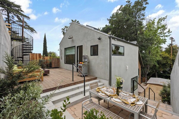 New Listing! Hillside Hideaway By Colby & Conrad - Burbank, CA