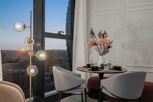 180-degree Views With Premier Executive Style Living - Brooklyn