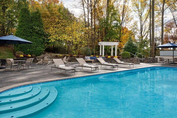 Guest Room With 2 Queen Beds At Alloy - 7 Nights - Bucks County, PA