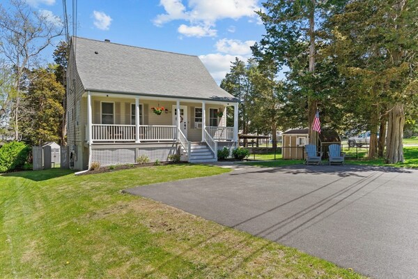 Spacious 4 Bed & 3 Full Bath Home In Bristol, Ri - 300ft From The Water - Bristol, RI