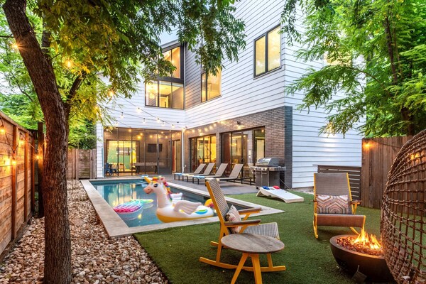 Spacious 6br Retreat W Backyard Poolrainey Street - Austin, TX