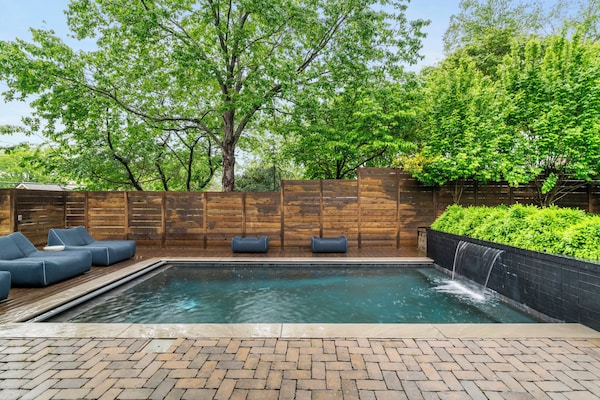 Above Nashville Urban | 1 Mile To Downtown! | Pool | 5 Beds | Office - Nashville, IN