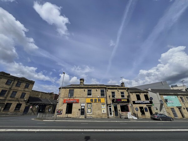Hayy Studio Suite | Modern Stay, Town Centre - Holmfirth