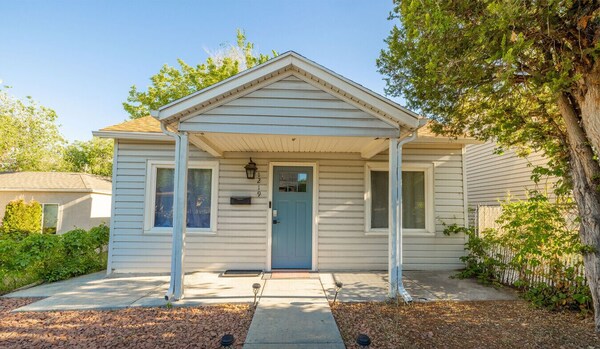 Silver Studio + Near Downtown - Salt Lake City, UT